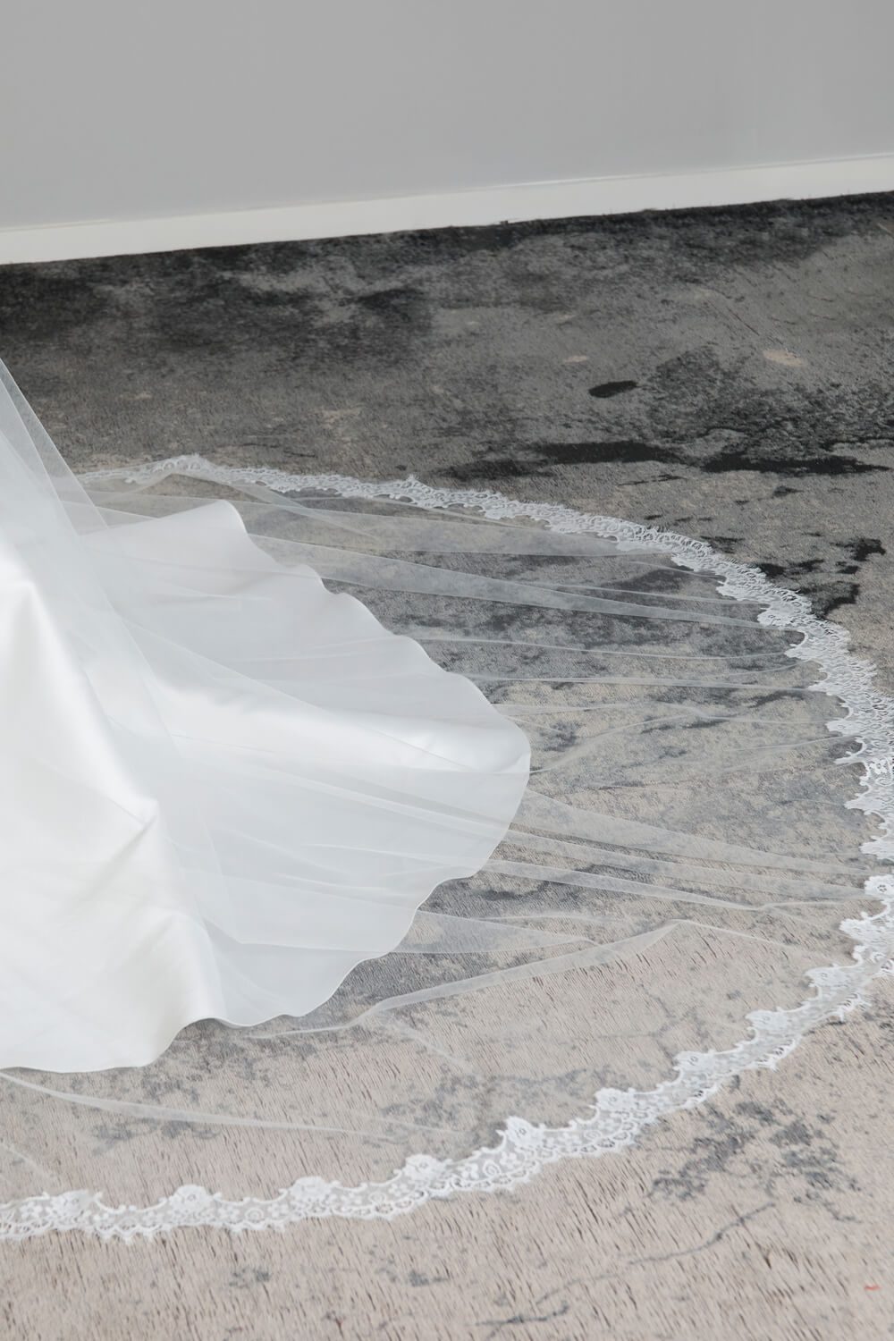Gigi | Two-Tier Blusher Veil | Botanical Chantilly Lace Veil